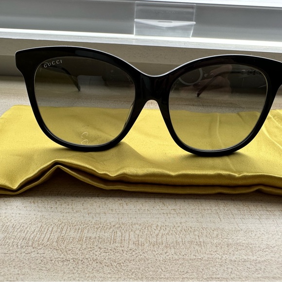 Gucci | Accessories | Like New Gradient Gucci Sunglasses | Poshmark
